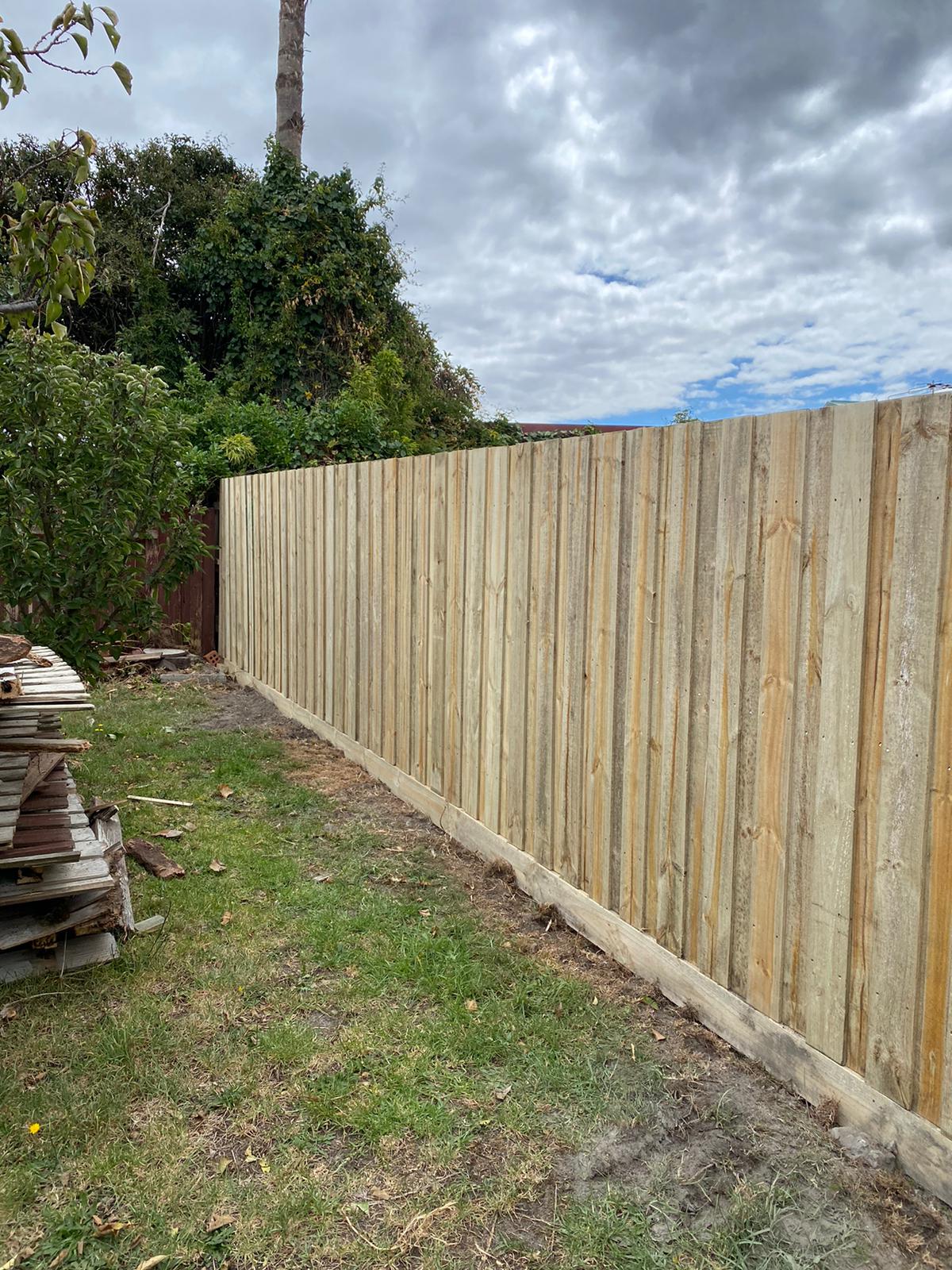 Timber Paling Fence Installations near Frankston langwarrin
